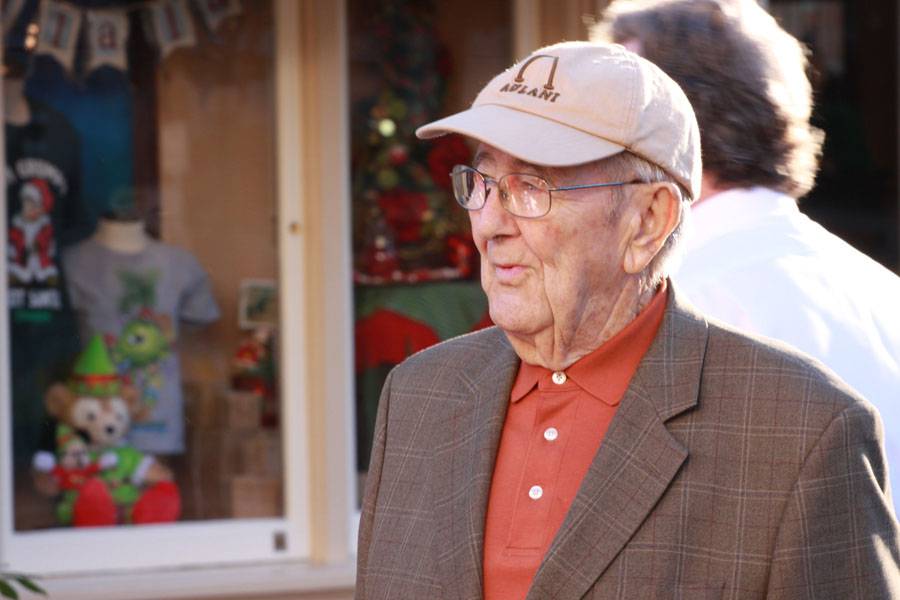 Tony Baxter Gets His Window on Main Street : EndorExpress