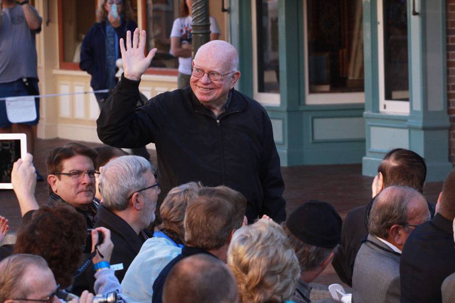Tony Baxter Gets His Window on Main Street : EndorExpress