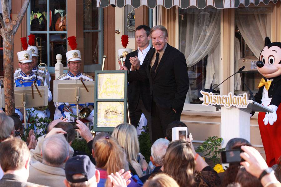 Tony Baxter Gets His Window on Main Street : EndorExpress