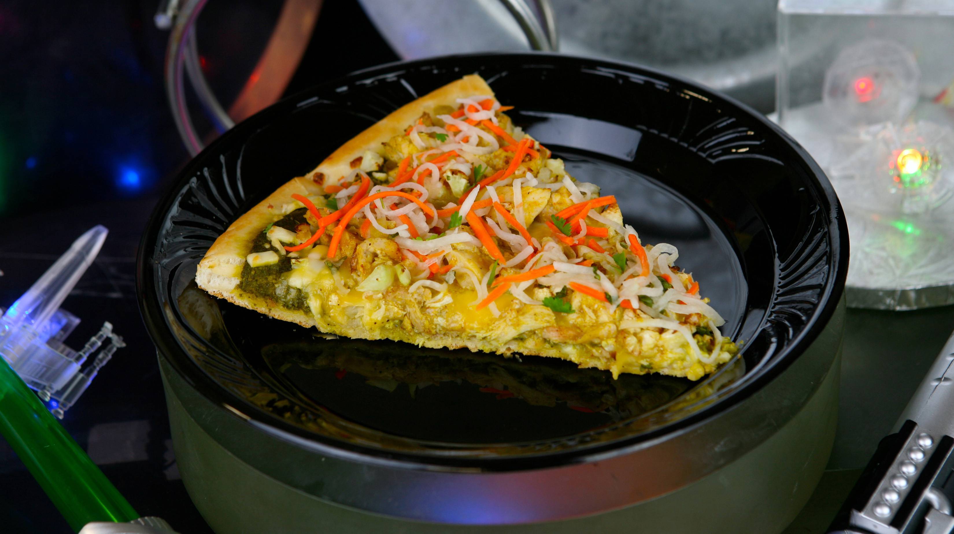 Dark-Side-Chicken-Curry-Specialty-Pizza : EndorExpress