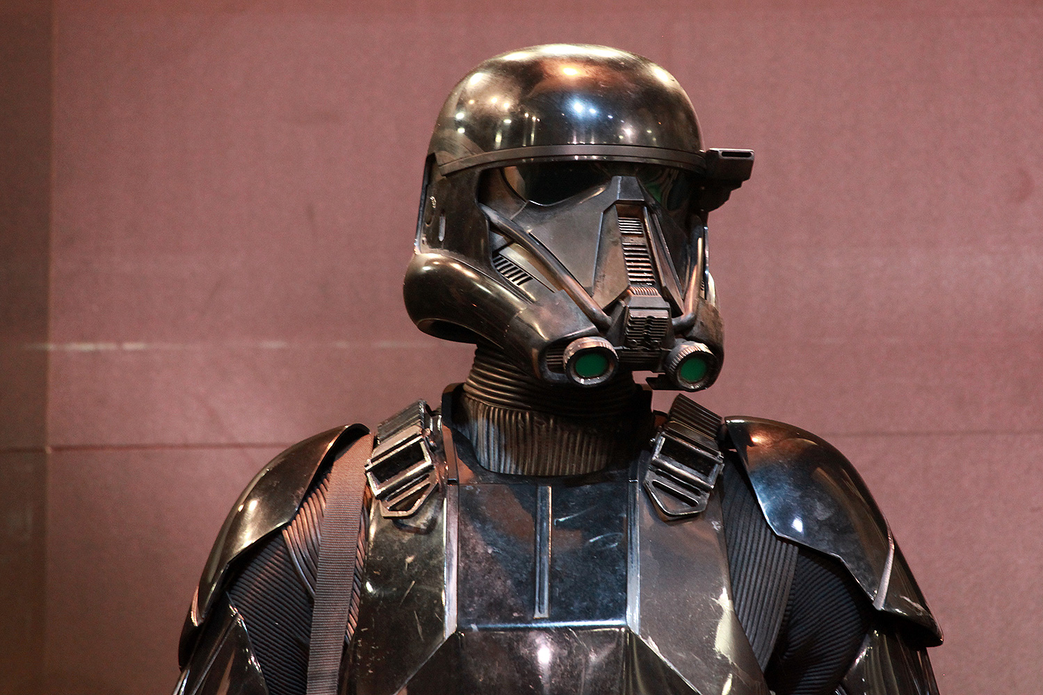 SDCC 2016: Costumes of Rogue One : EndorExpress