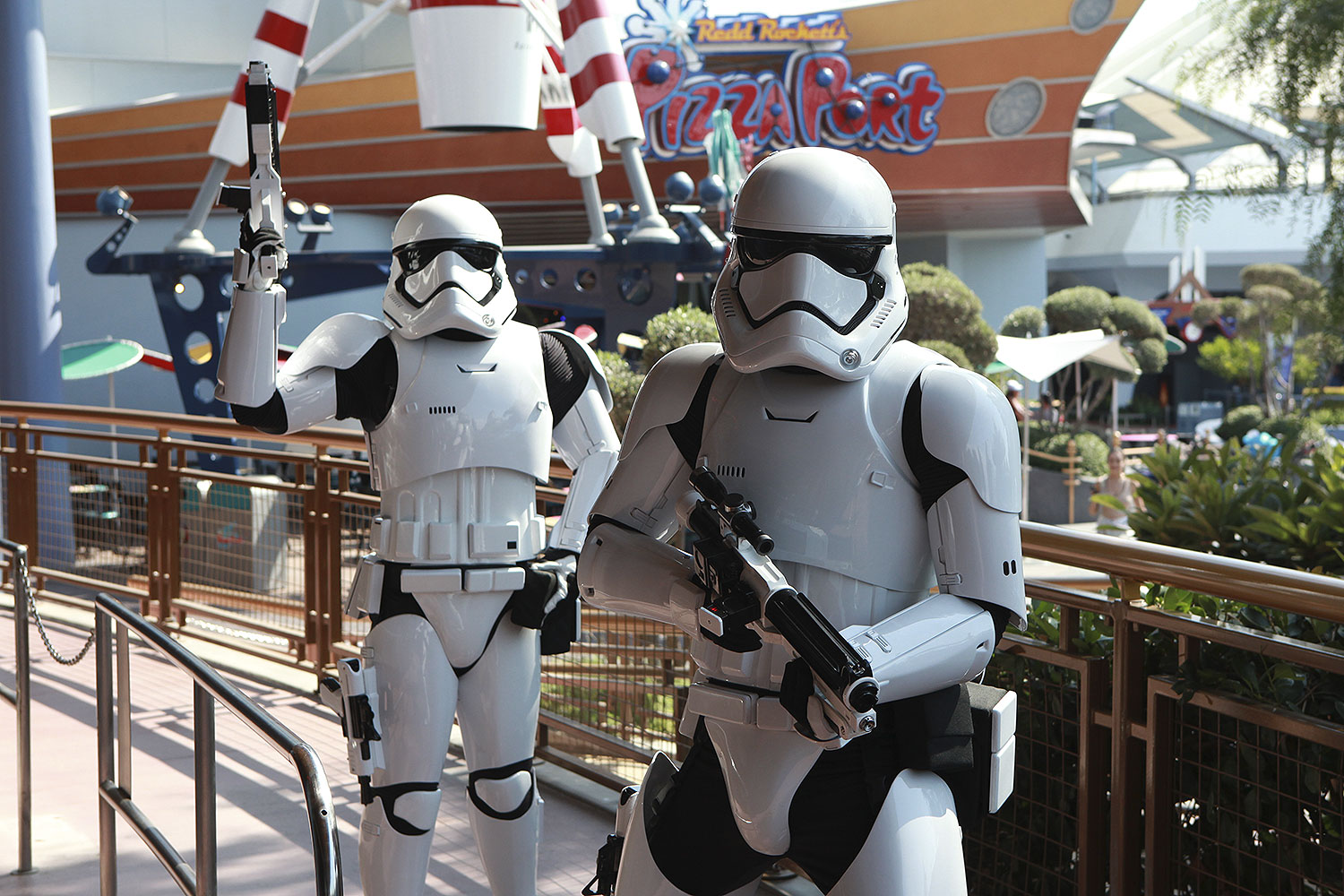Disneyland’s Great and Bigger Halloween : EndorExpress