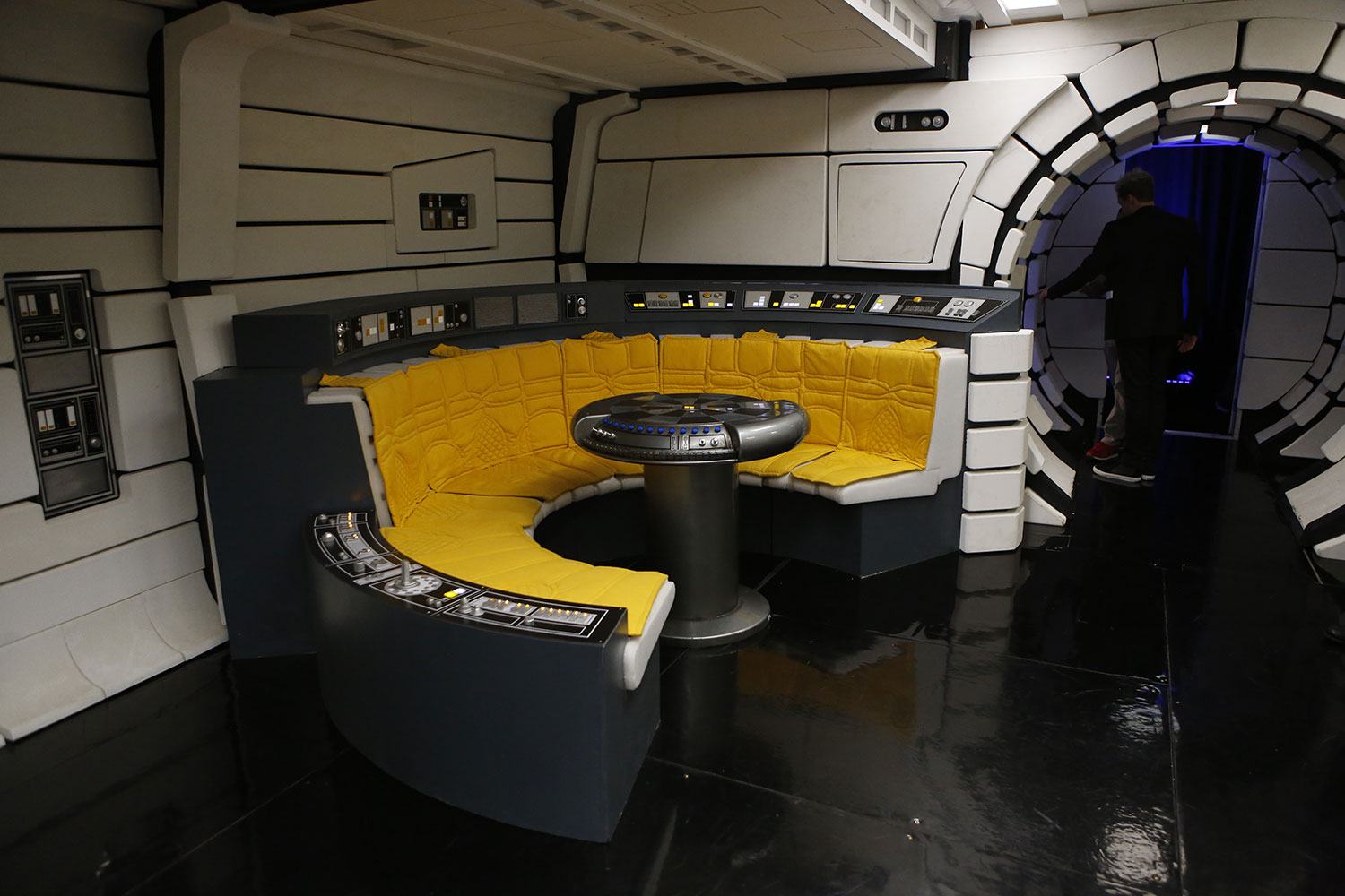 A Look Inside The Millennium Falcon Experience : EndorExpress