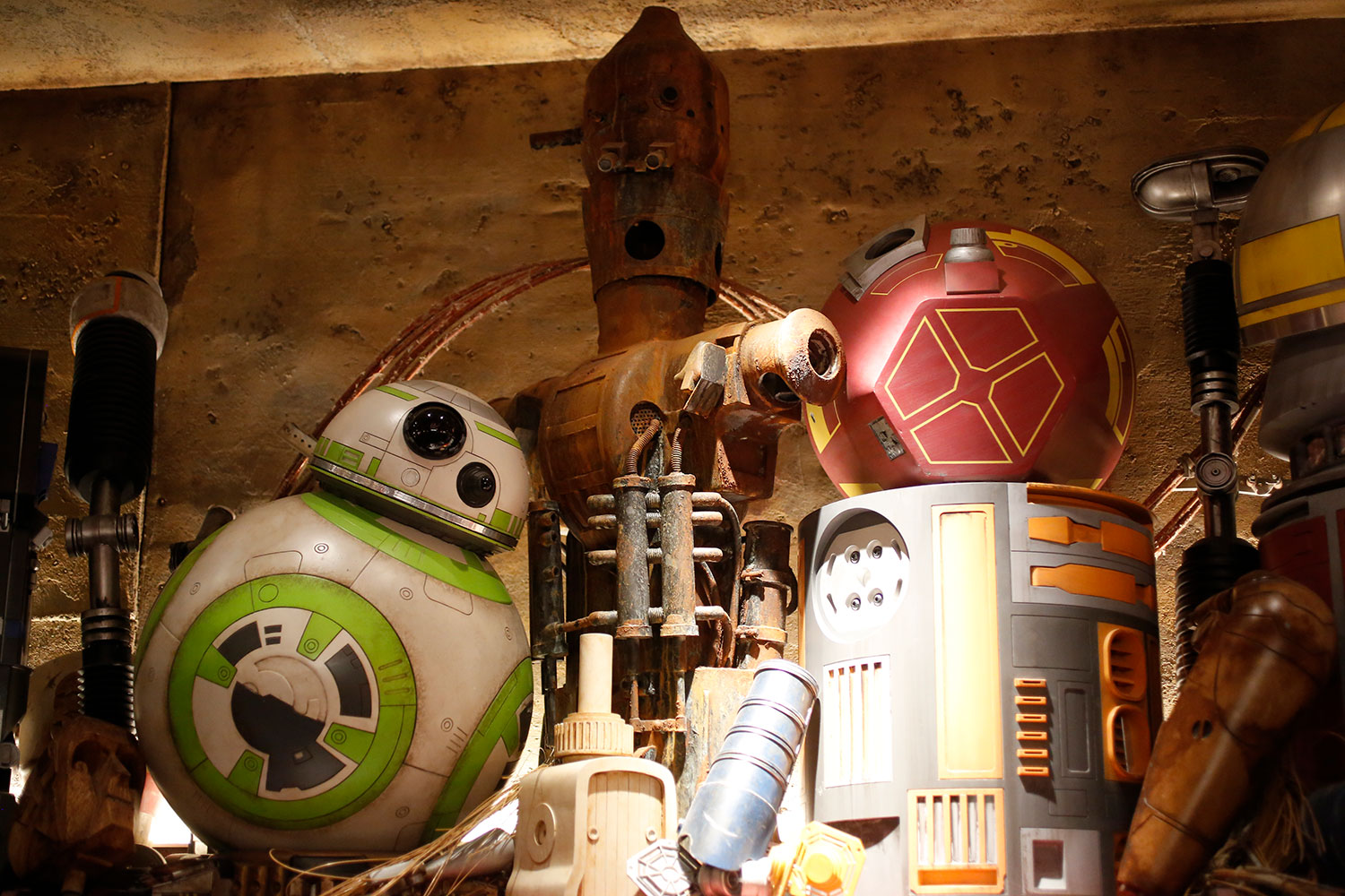 ALL of the Droids you’re Looking For at Galaxy’s Edge : EndorExpress