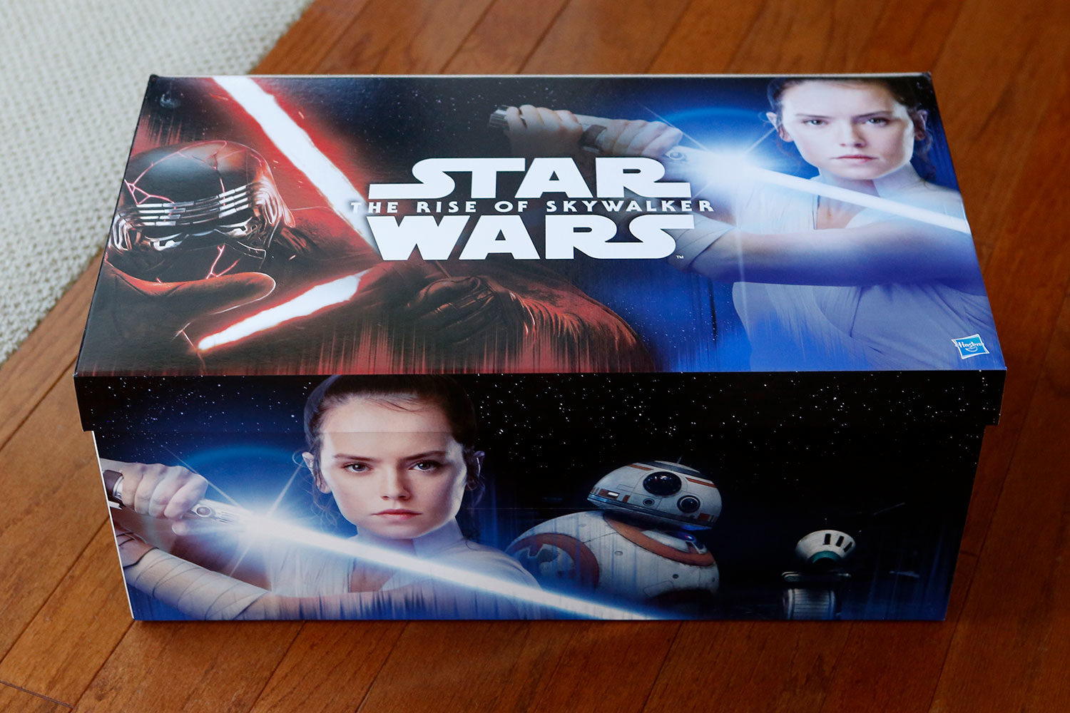 A Look Inside The Rise of Skywalker – Special Hasbro Package : EndorExpress