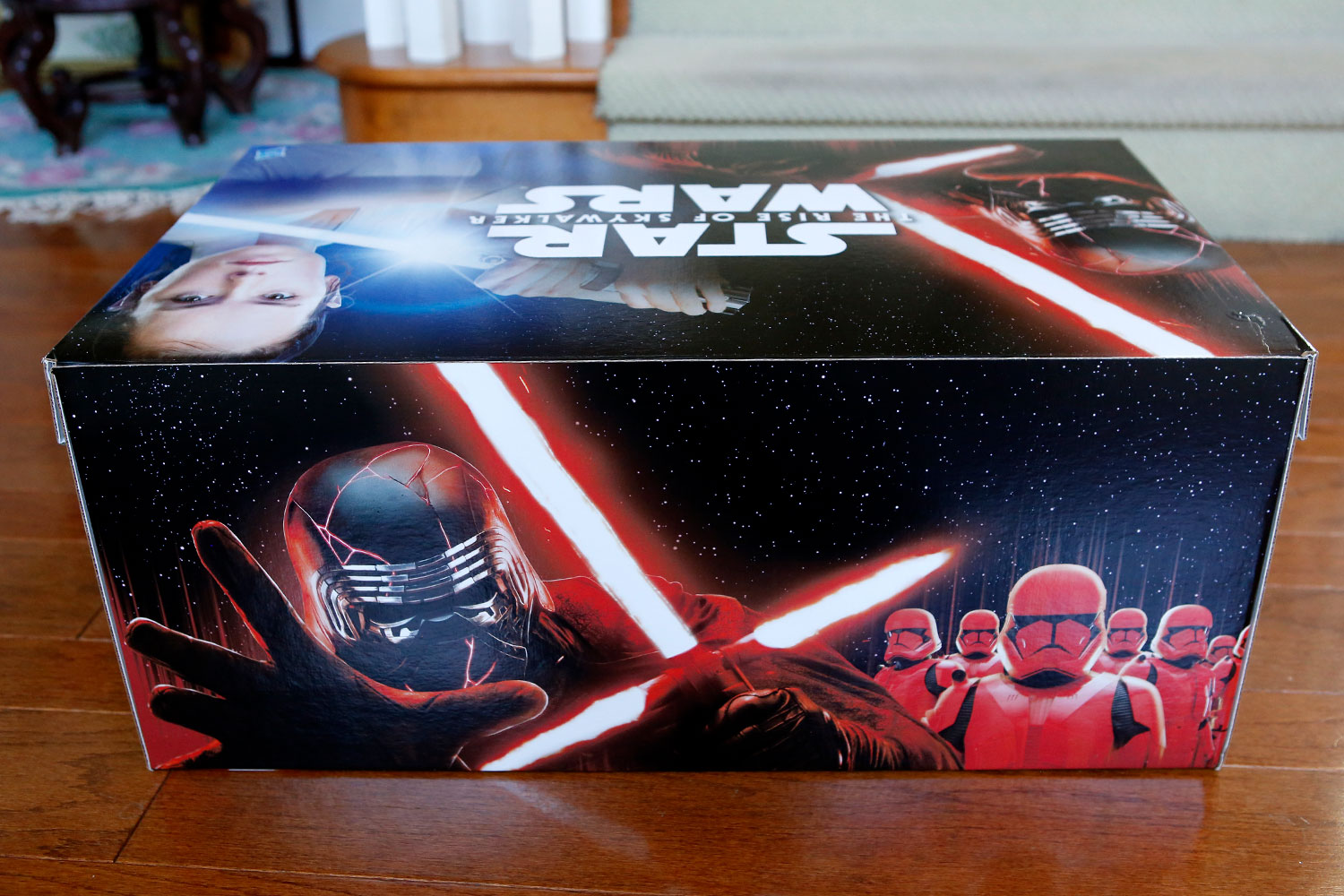 A Look Inside The Rise of Skywalker – Special Hasbro Package : EndorExpress