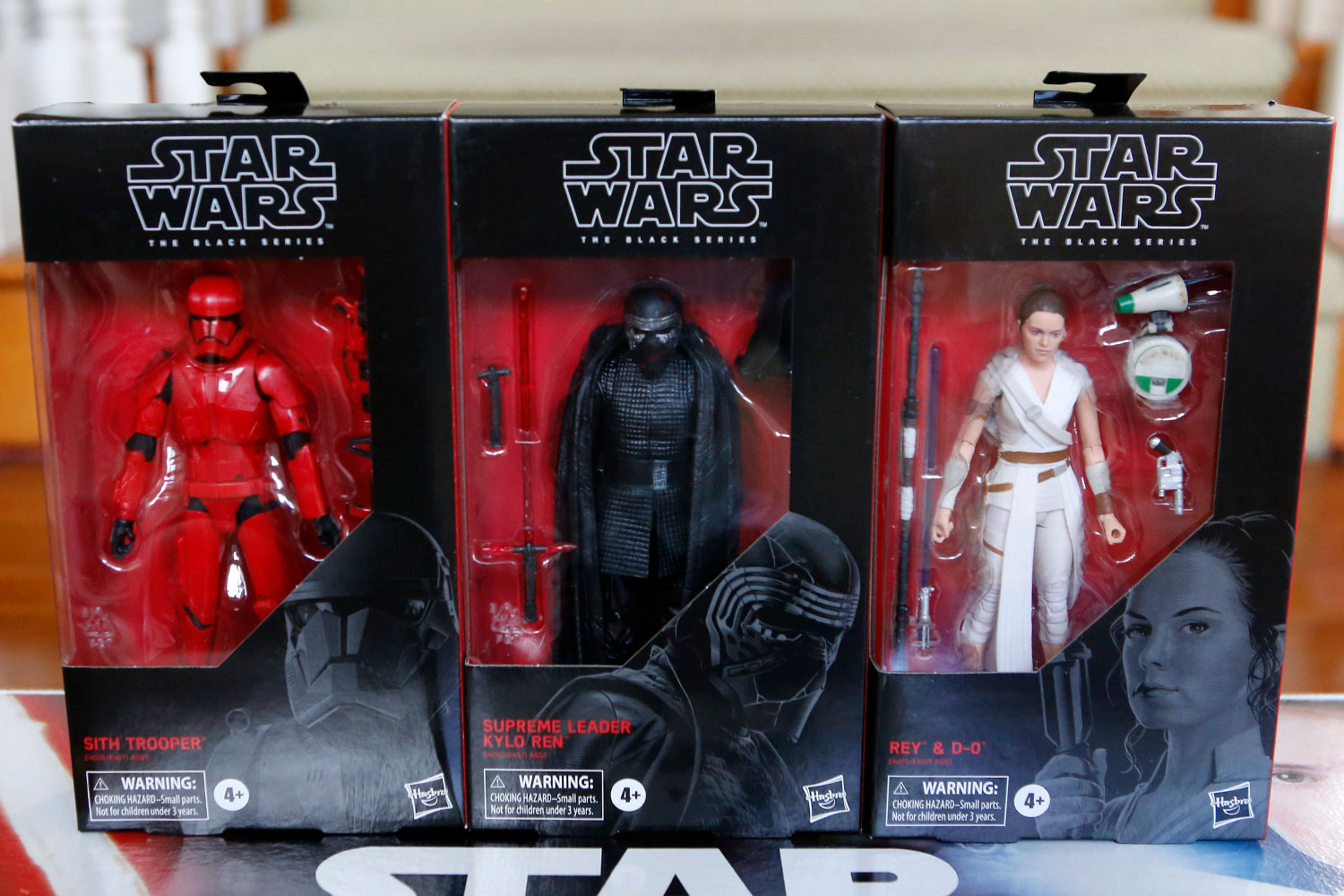 A Look Inside The Rise of Skywalker – Special Hasbro Package : EndorExpress
