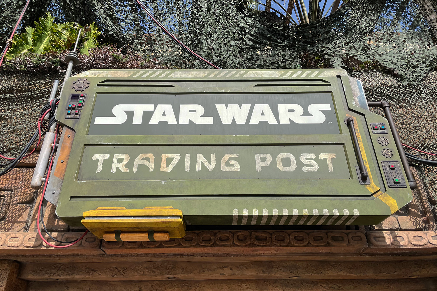 A Look Inside Disneyland’s Star Wars Trading Post 2.0 : EndorExpress