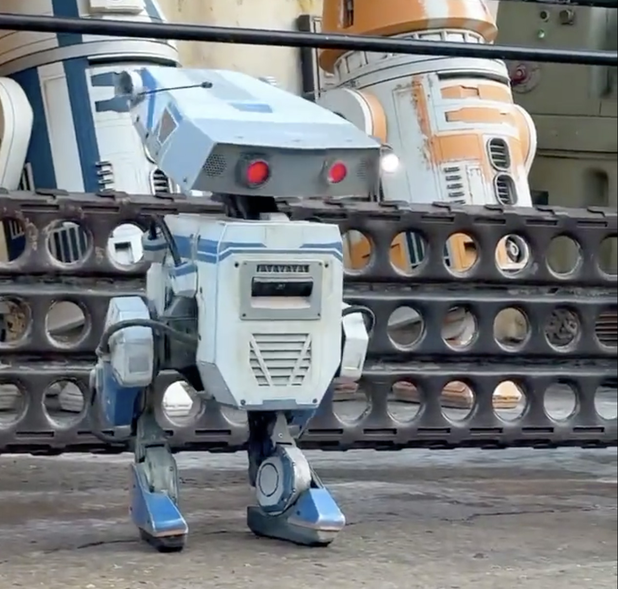 Walt Disney Imagineering Playtests New Droids : EndorExpress