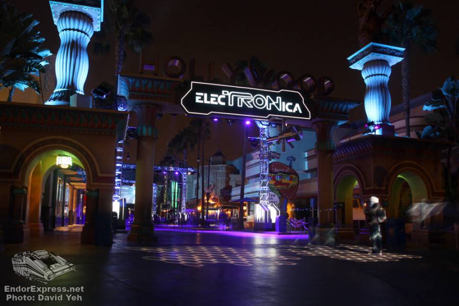 ElecTRONica Electrifies Disney California Adventure Nights : EndorExpress