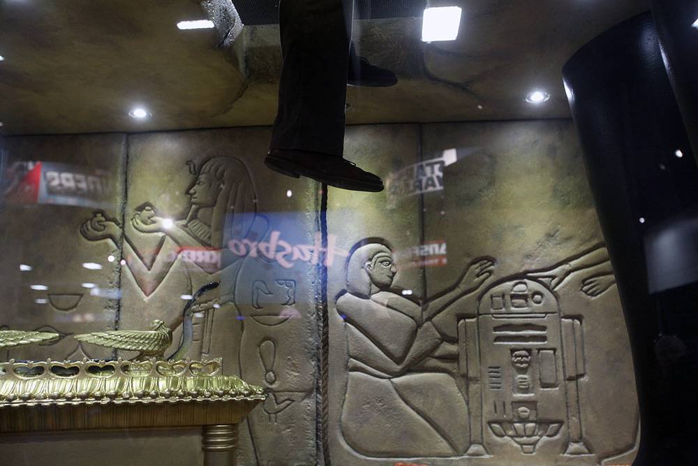 SDCC12: Indiana Jones’ Snake Pit Recreation : EndorExpress